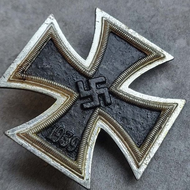 German WW2 Iron Cross first class 1939 '15' - German WW1-2 Iron Cross ...